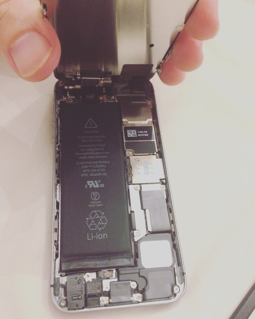 Taking apart my iPhone | Shane Halbach